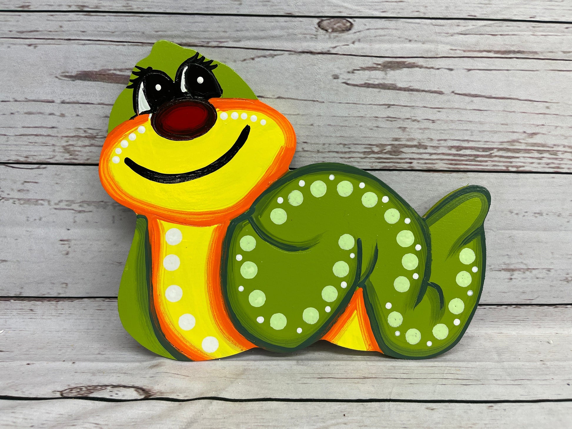 Green Spring Worm Sign Outdoor Decoration – Yard Art Decor and More LLC